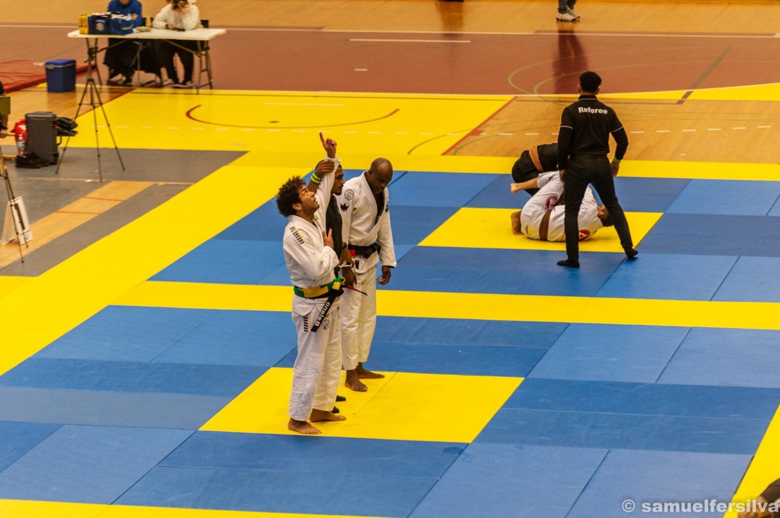 Brasileiro radicado em Portugal, Samuel Fersilva celebra conquista do ...